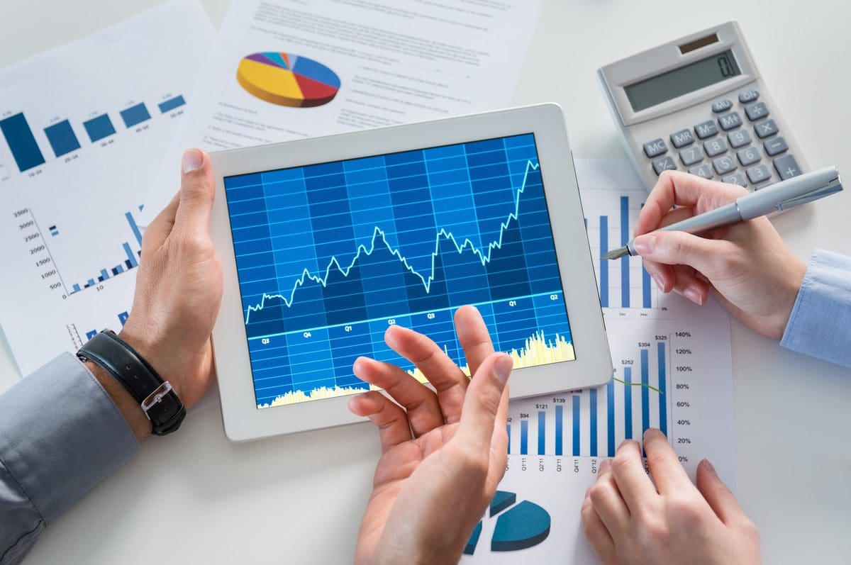 How to Become an Investment Banker: A Step-by-Step Guide