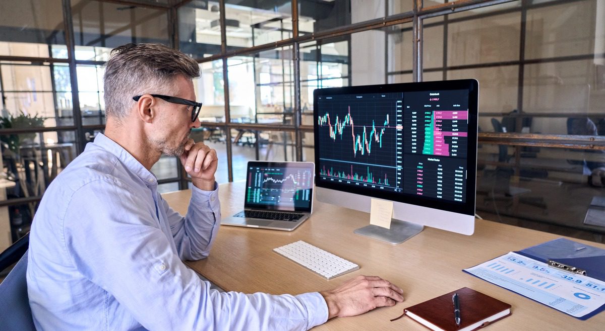 How to Sell Stocks: Quick & Simple Step By Step Guide